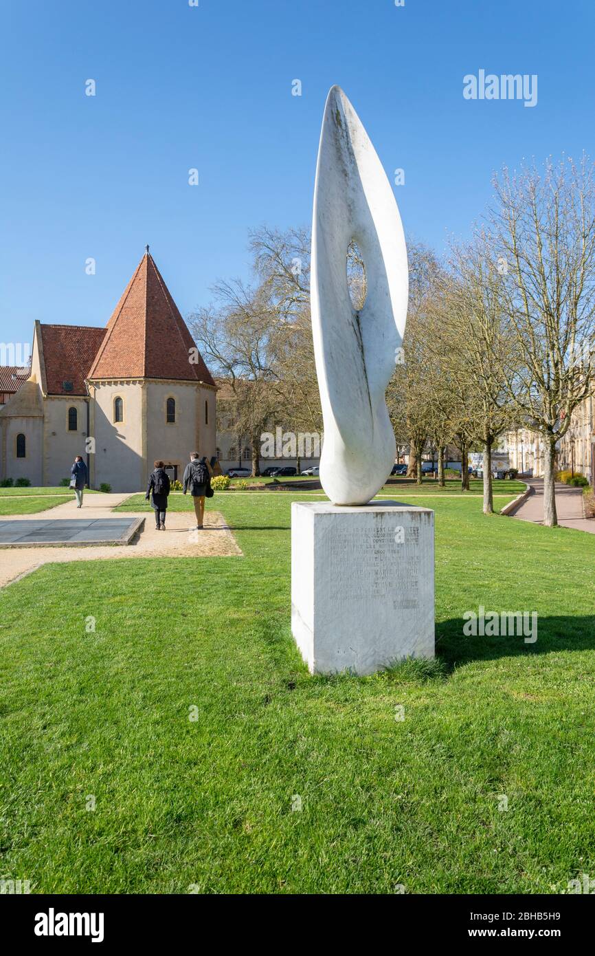 France, Lorraine, Metz, sculpture by Antoine Poncet, in the background ...