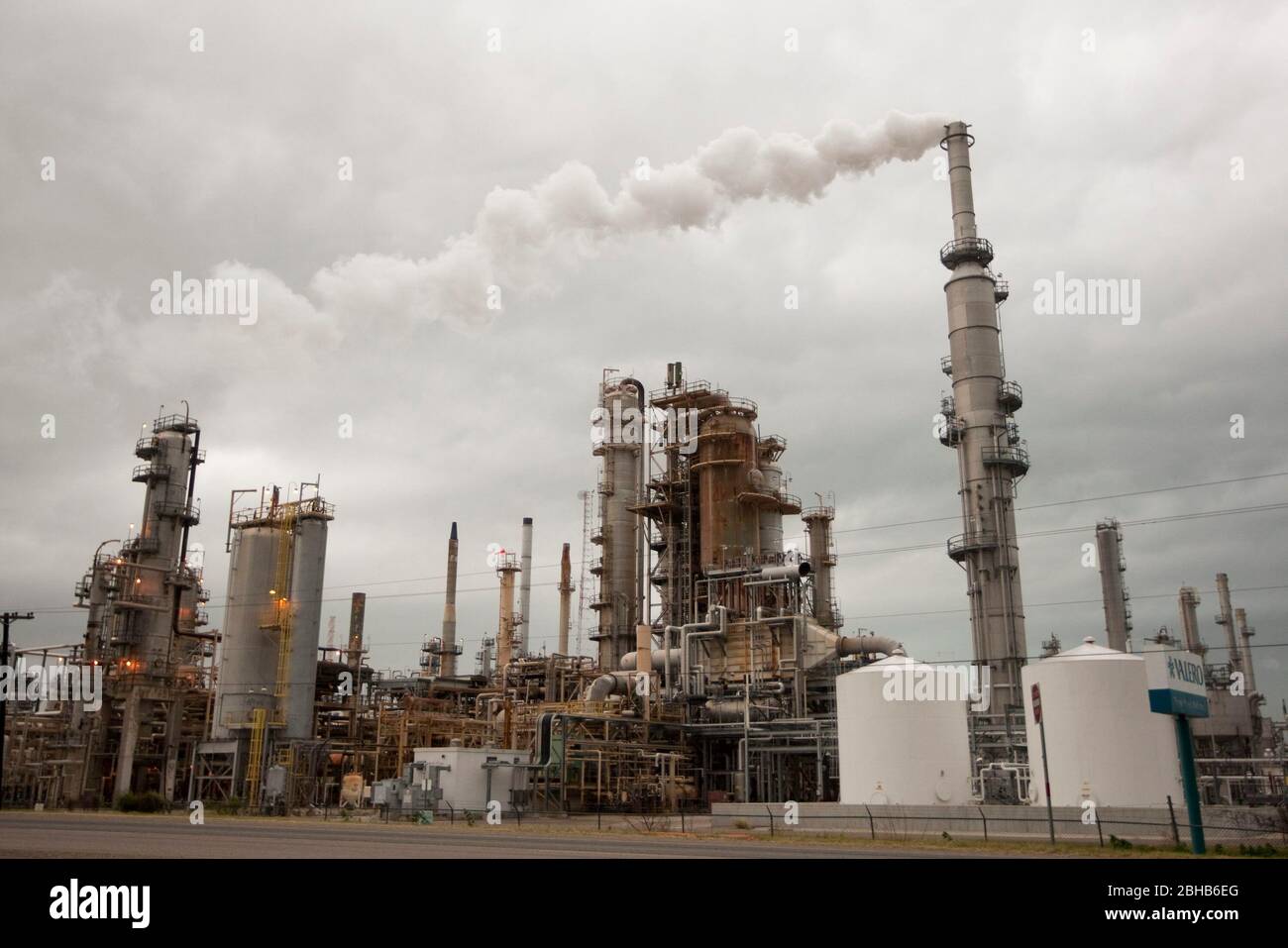 Valero Oil Refinery High Resolution Stock Photography and Images - Alamy