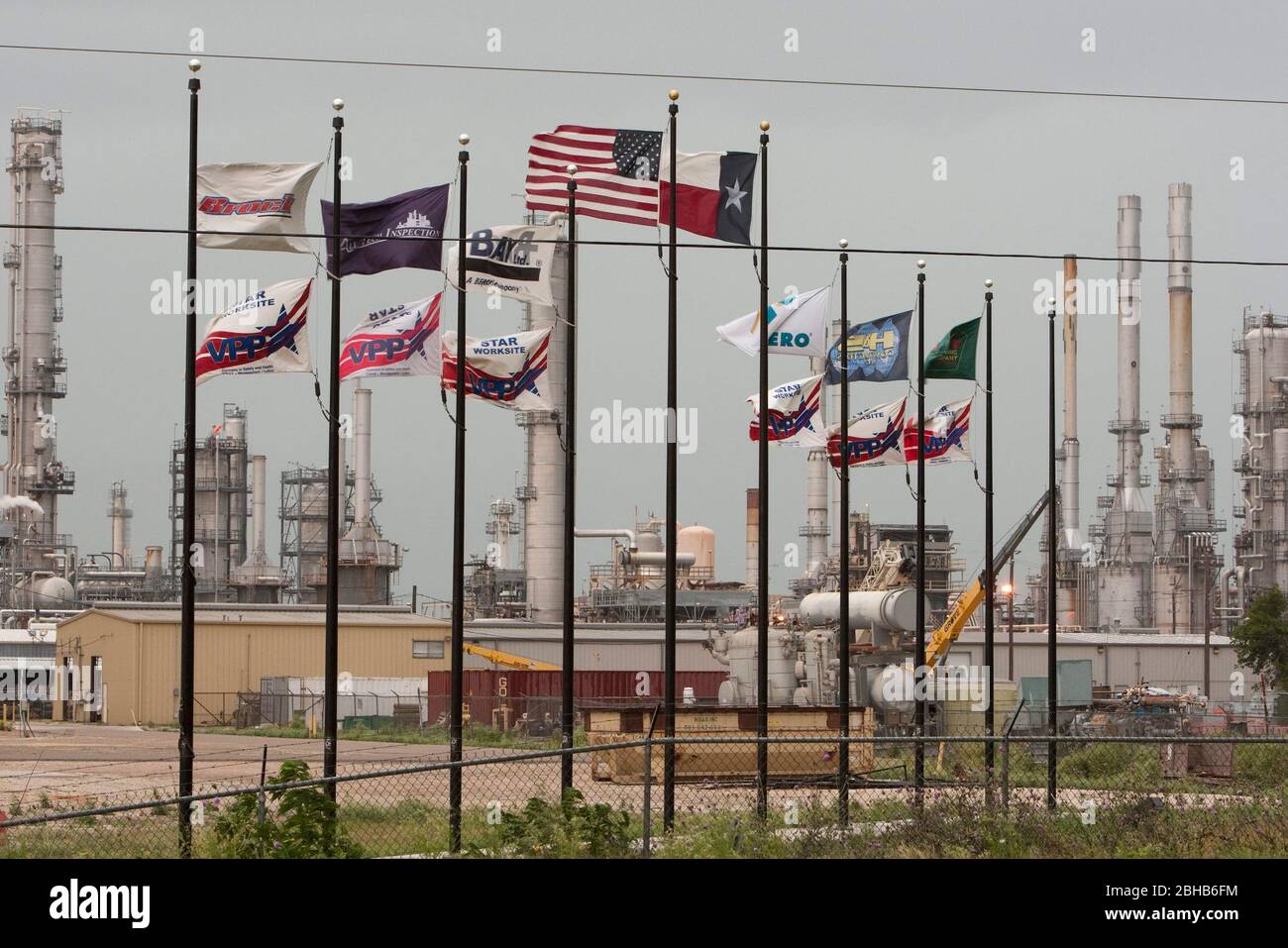 Oil refinery process hi-res stock photography and images - Alamy