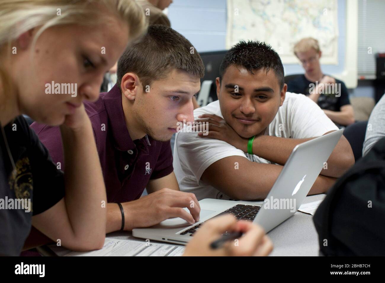 Public high school science lab hi-res stock photography and images - Alamy