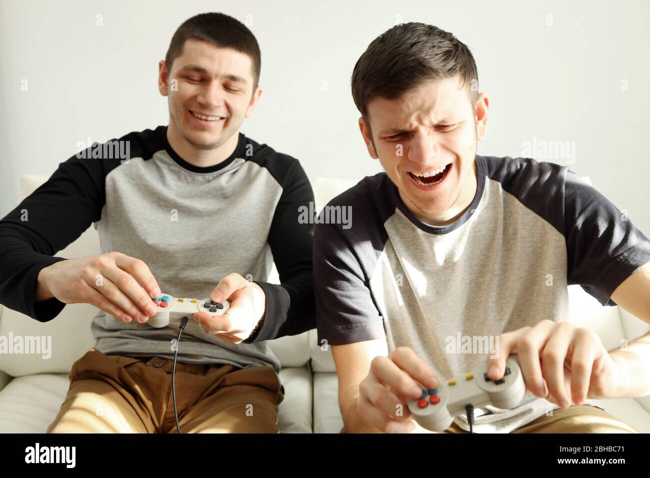 Two young men video games hi-res stock photography and images - Alamy