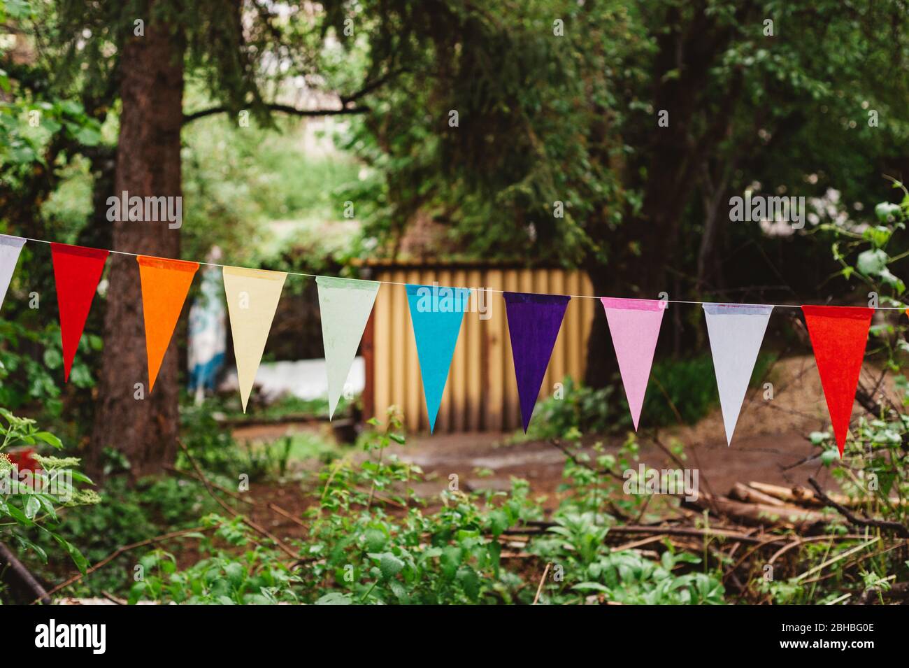 Bunting garden party hi-res stock photography and images - Alamy