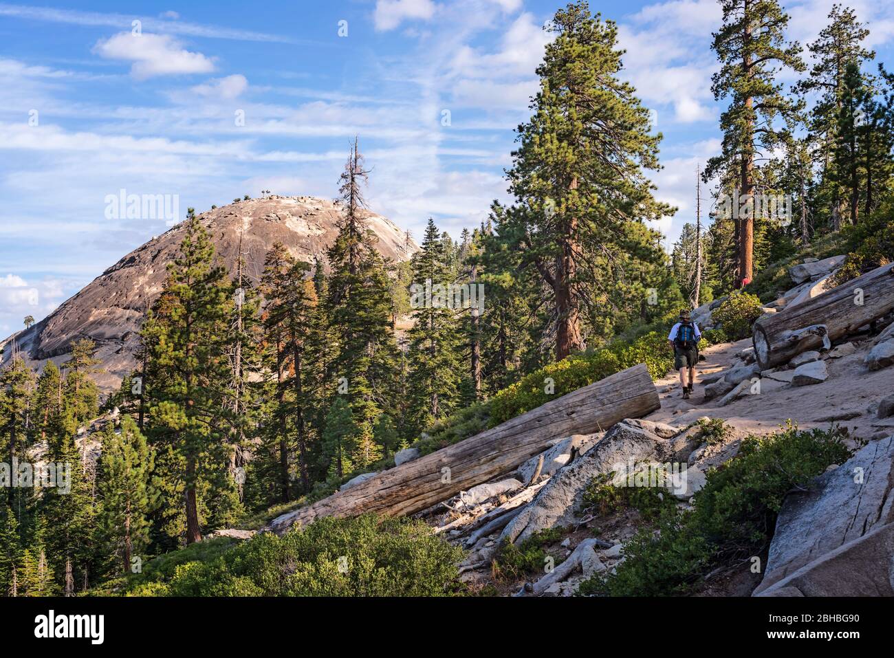 View at the Sentinel Dome in Yosemite National Park i California, USA ...
