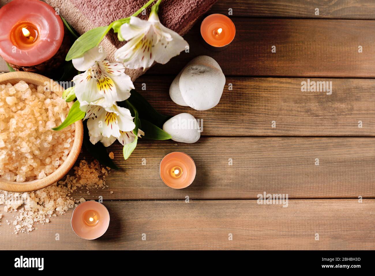Spa still life on wooden planks background Stock Photo - Alamy