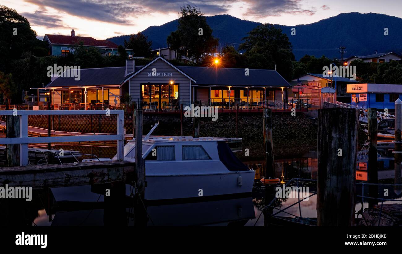 Mussel inn new zealand hi-res stock photography and images - Alamy