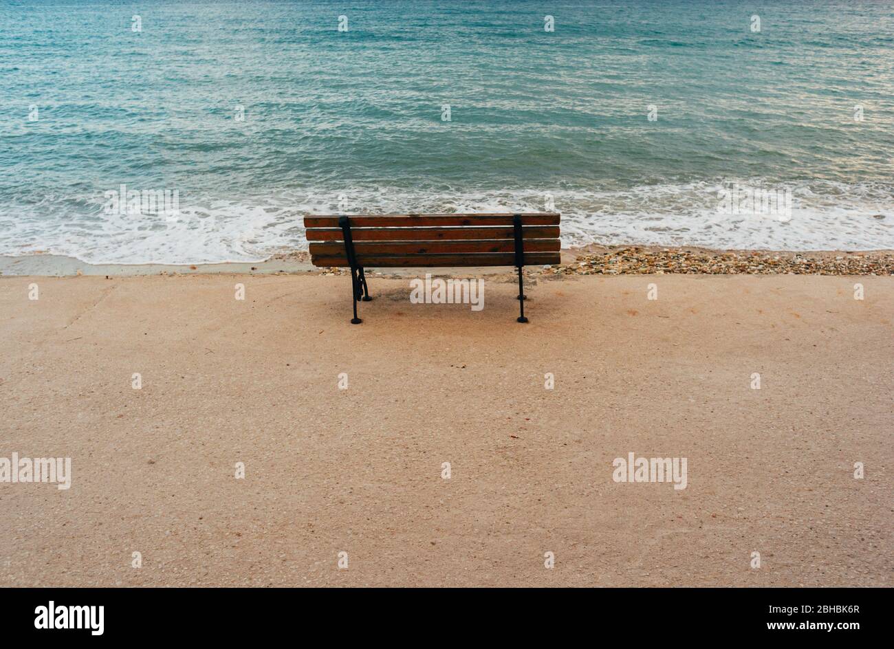 Empty seaside horizon hi-res stock photography and images - Alamy