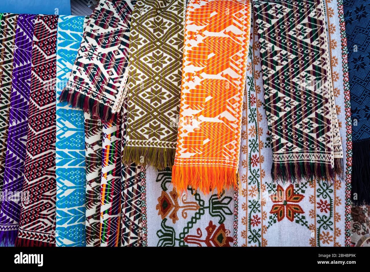 Market table table hi-res stock photography and images - Alamy