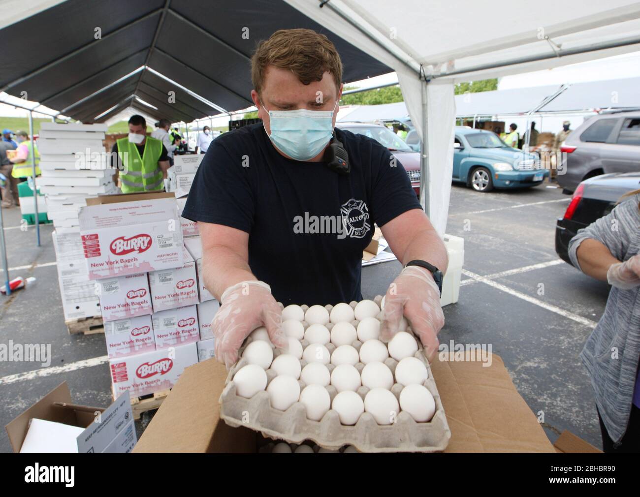 Food loading hi-res stock photography and images - Alamy