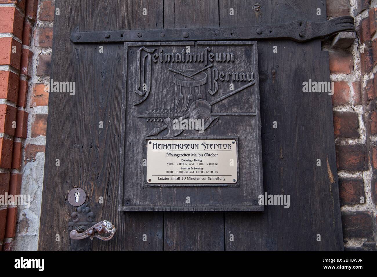 Bernau, Germany. 15th Apr, 2020. Behind this heavy wooden door is the ...