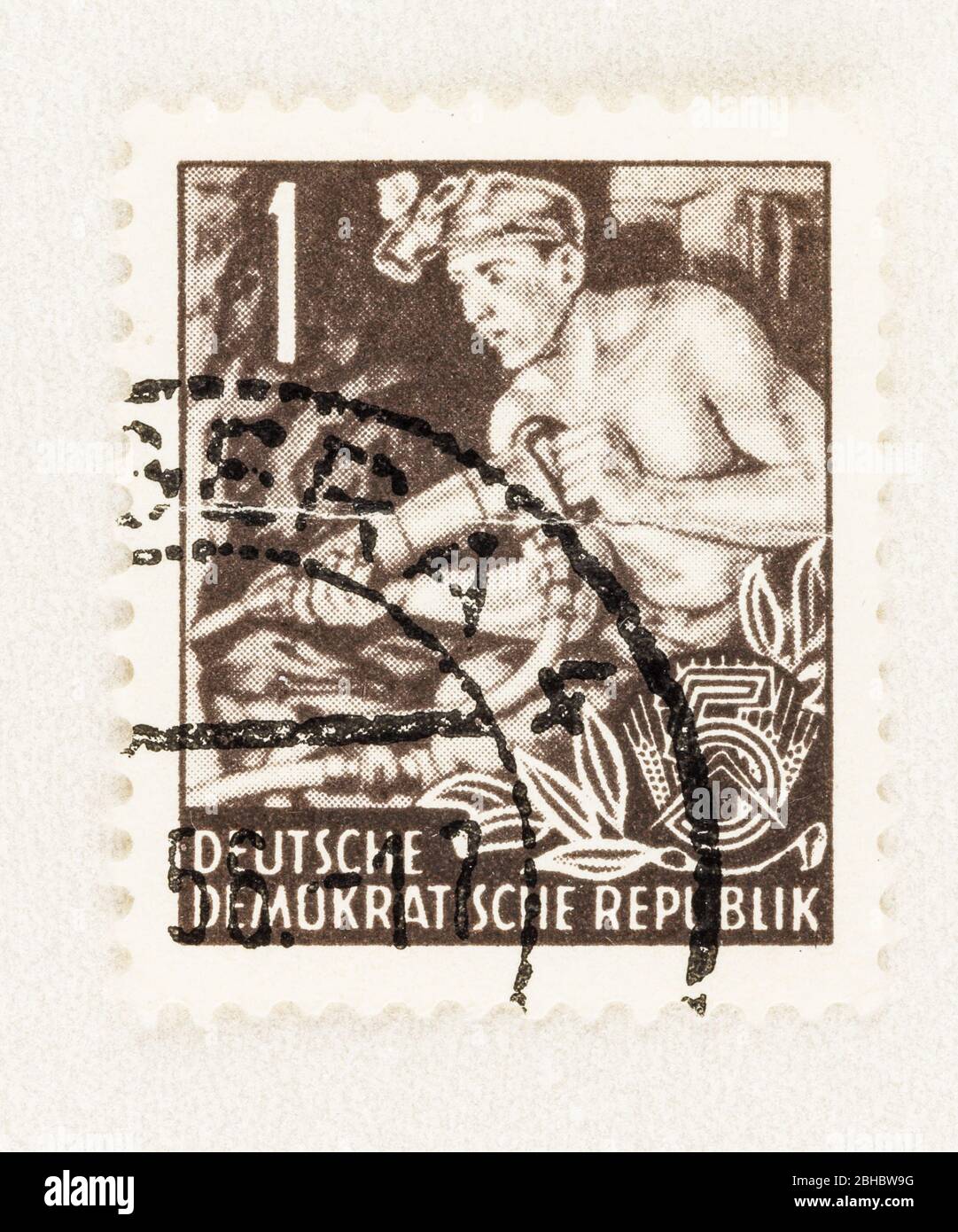 East german stamp hi-res stock photography and images - Alamy