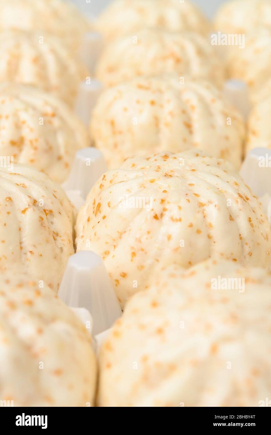 Buns pack hi-res stock photography and images - Alamy