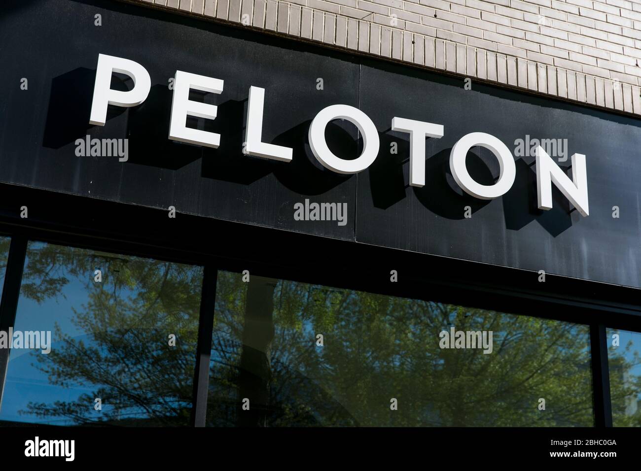 Peloton hi-res stock photography and images - Alamy