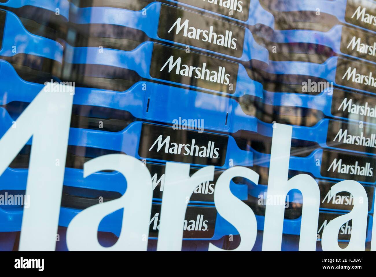 Marshalls storefront hi-res stock photography and images - Alamy