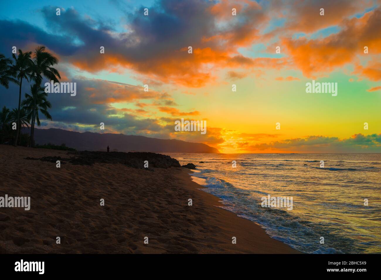 Beautiful sunset hawaii hi-res stock photography and images - Alamy
