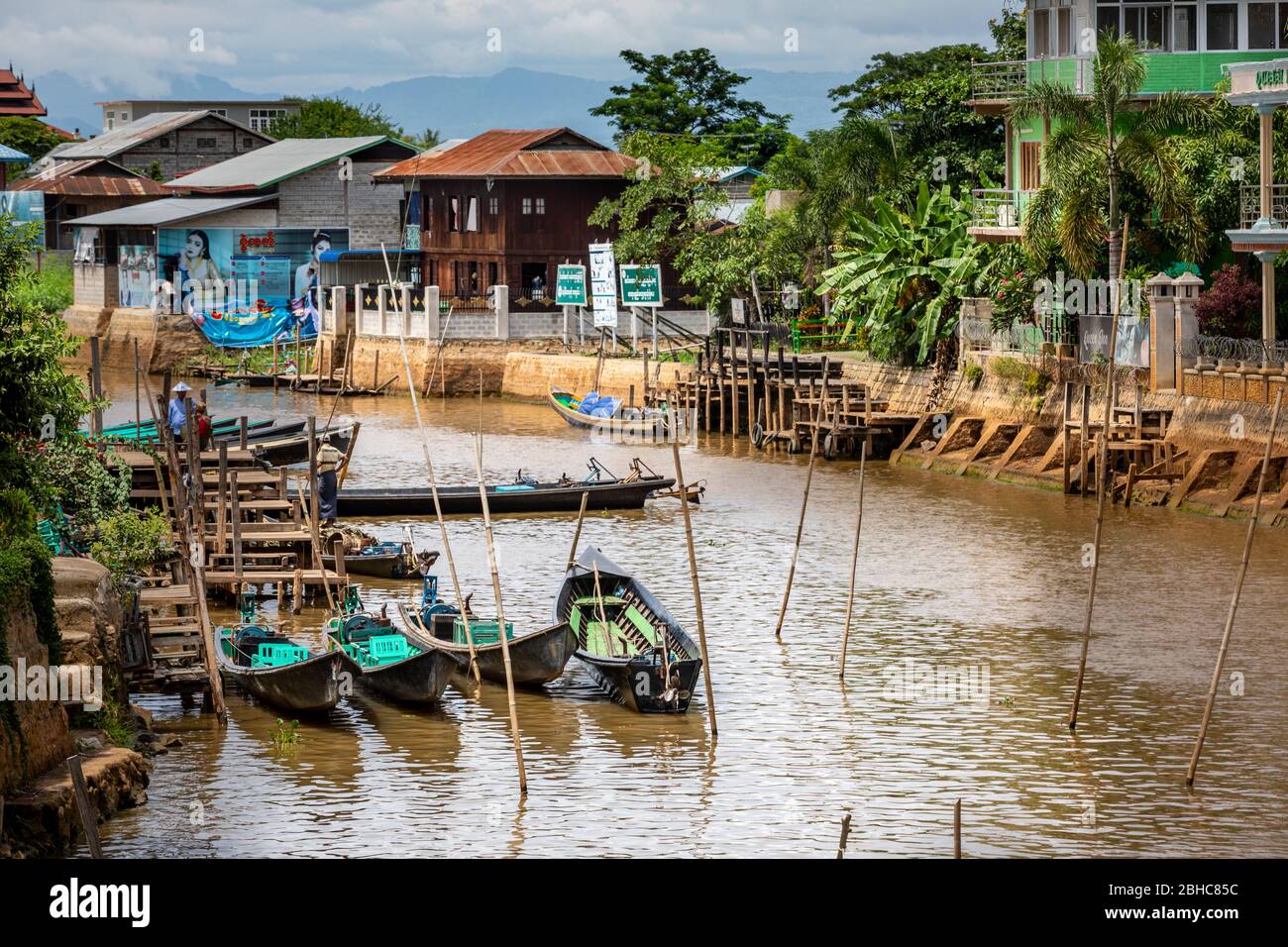 Canton de Nyaungshwe, Shan / Myanmar. July 31, 2019: Inle Boat Station ...