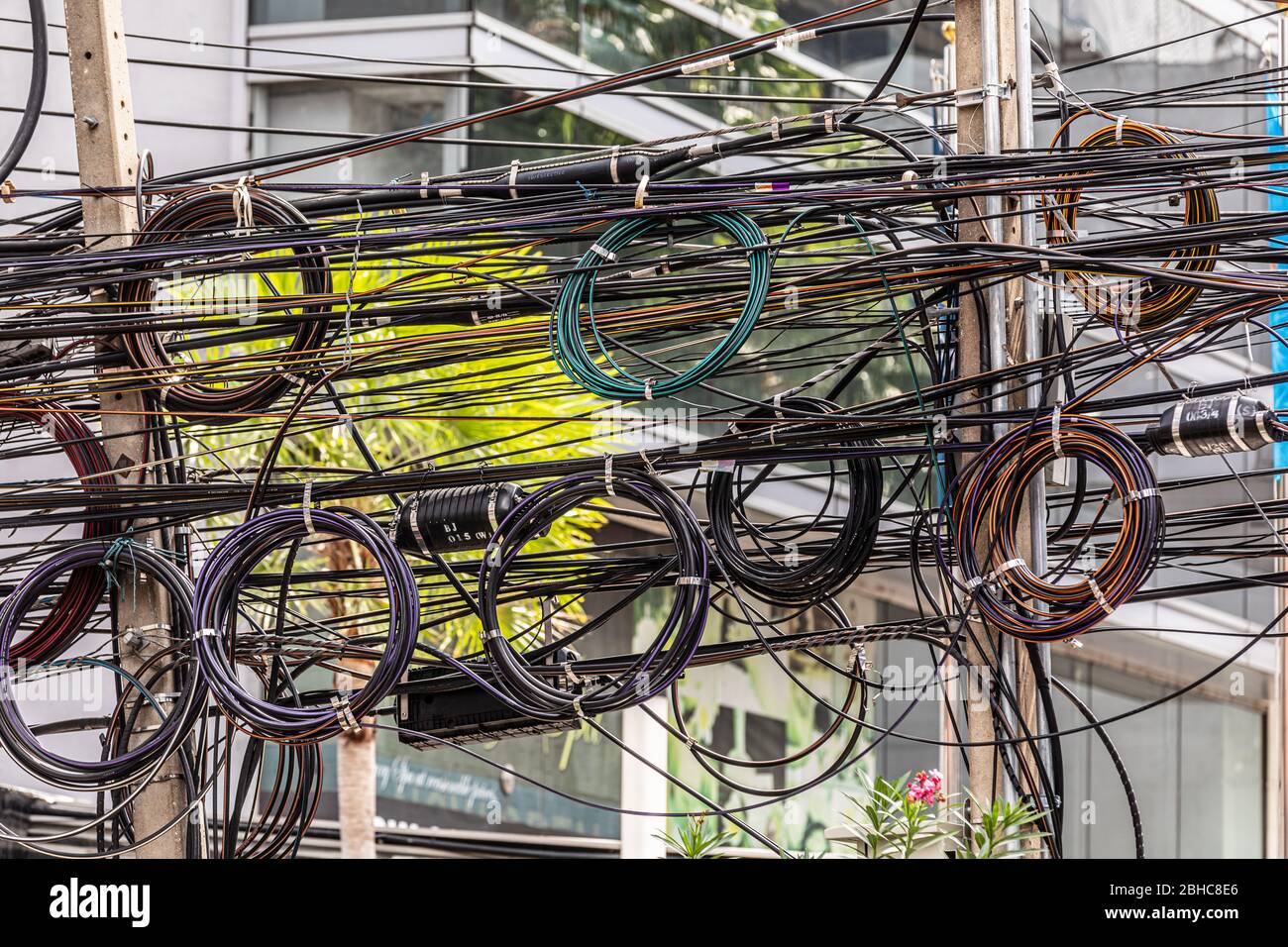 Electricity cables bangkok thailand hi-res stock photography and images ...