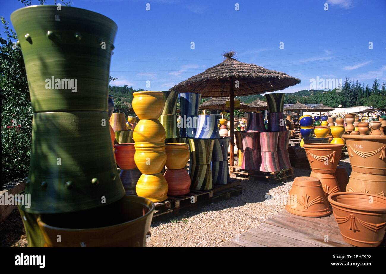 Outdoor pottery exhibits Stock Photo - Alamy