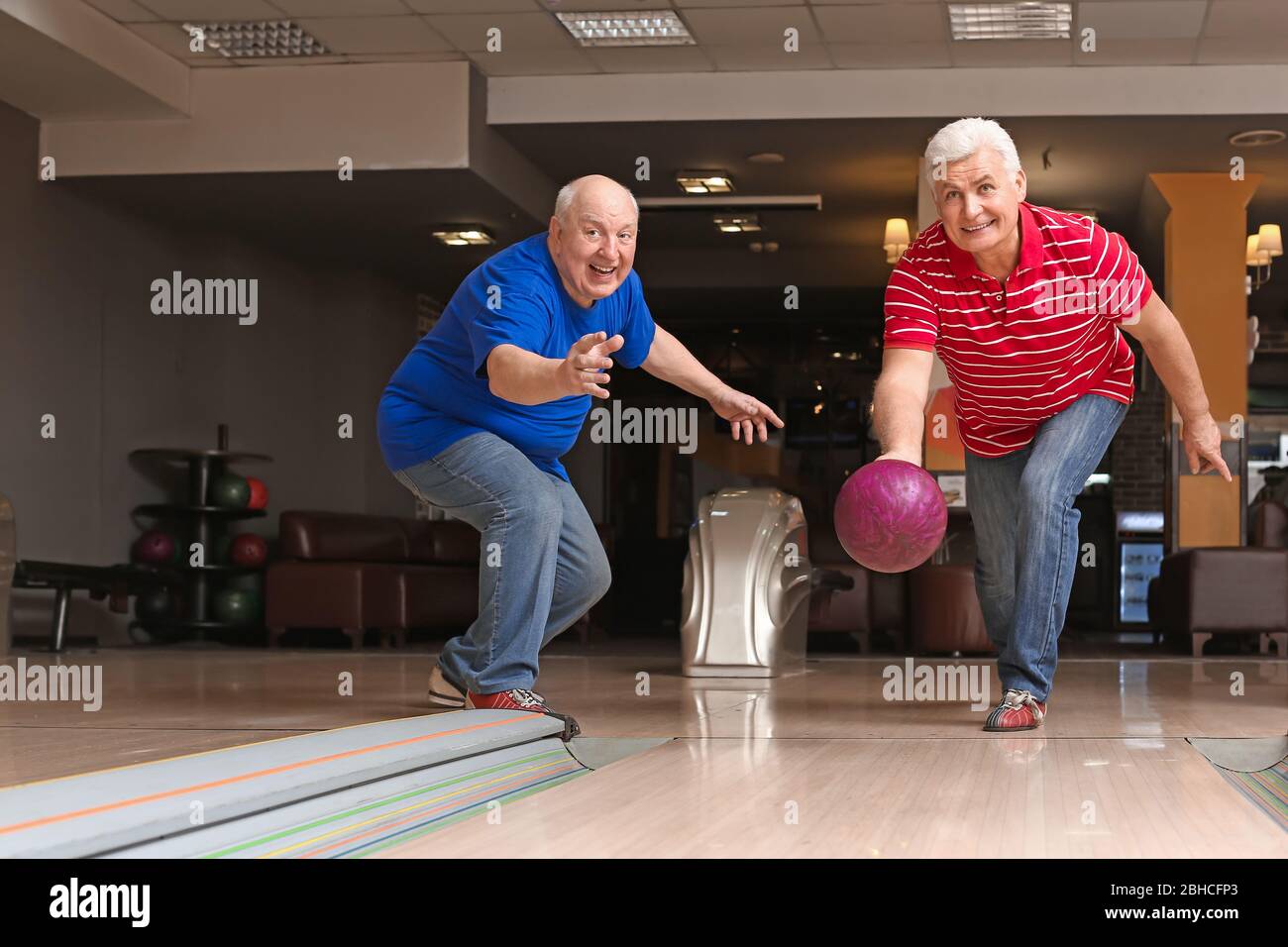 Elderly people bowling hi-res stock photography and images - Alamy