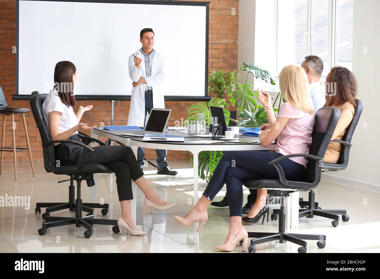 Medical college lecture hall hi-res stock photography and images - Alamy