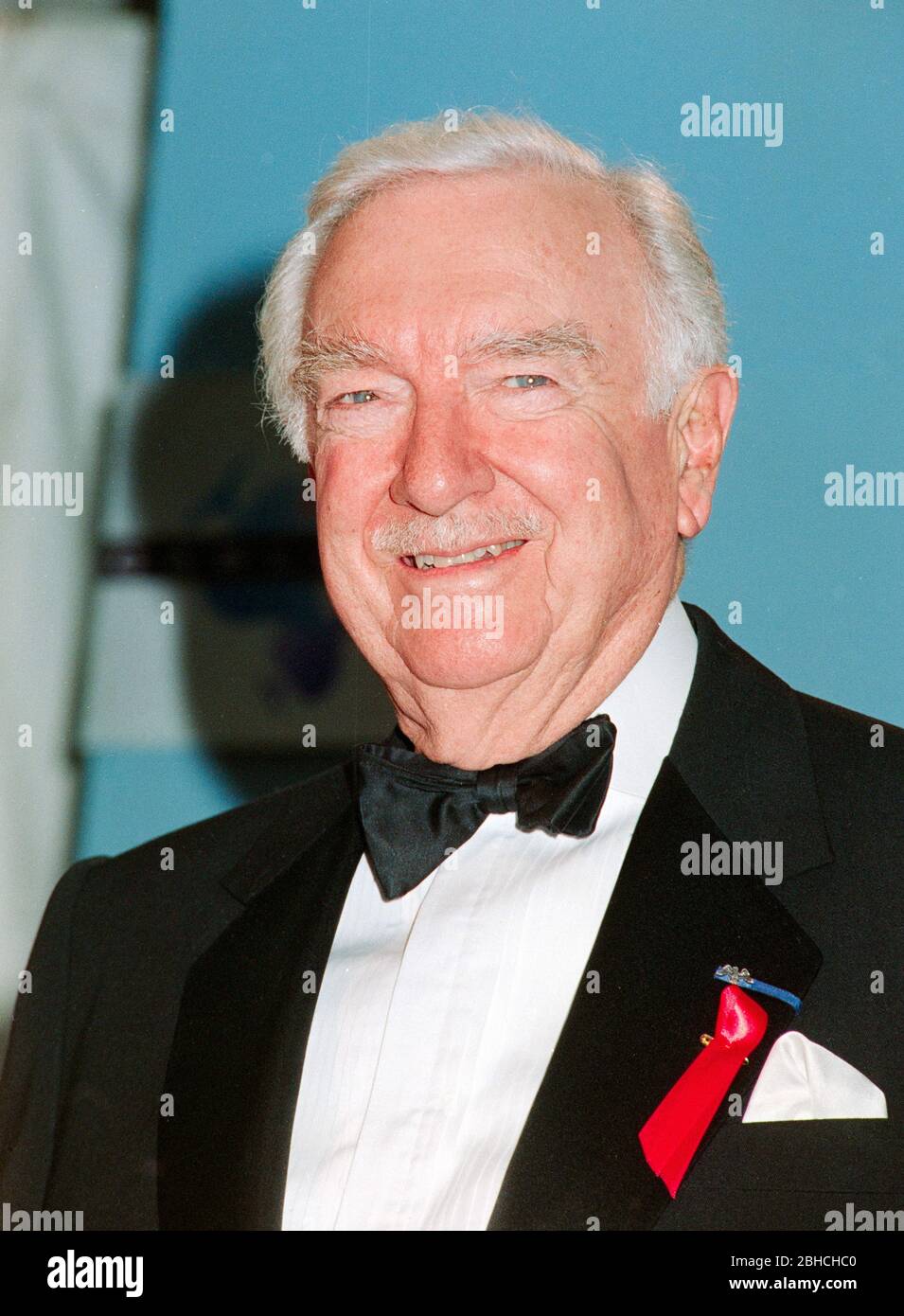 LOS ANGELES, CA. c.1995: Former American TV news anchor Walter Cronkite ...
