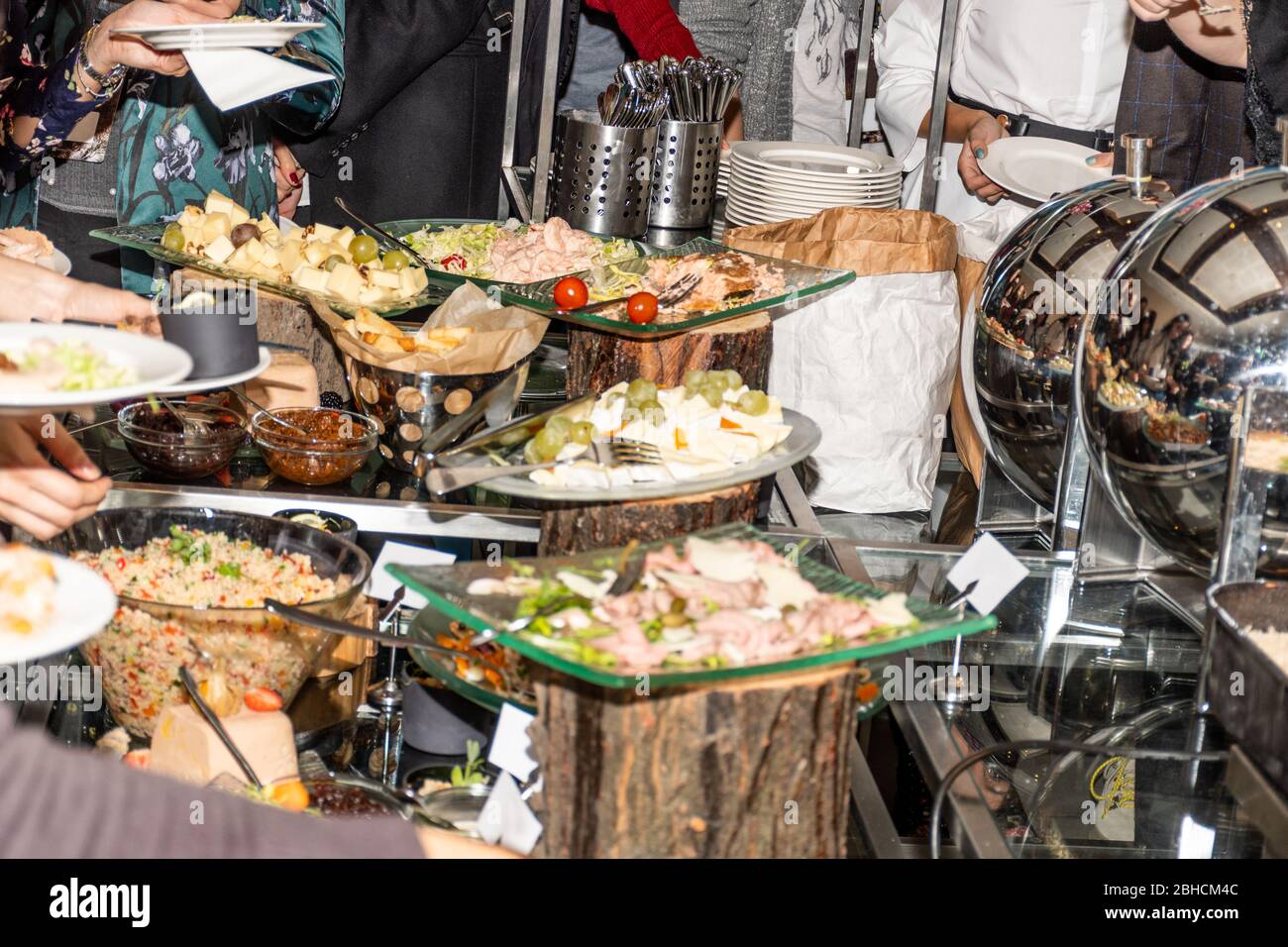 Sharing plates concept hi-res stock photography and images - Alamy