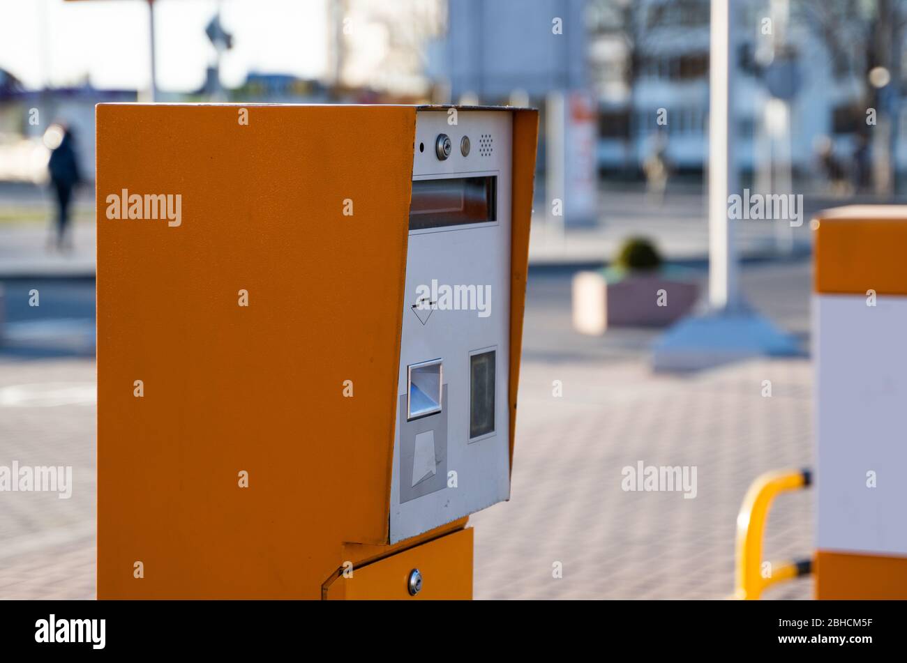 Car exit from parking lot hi-res stock photography and images - Alamy