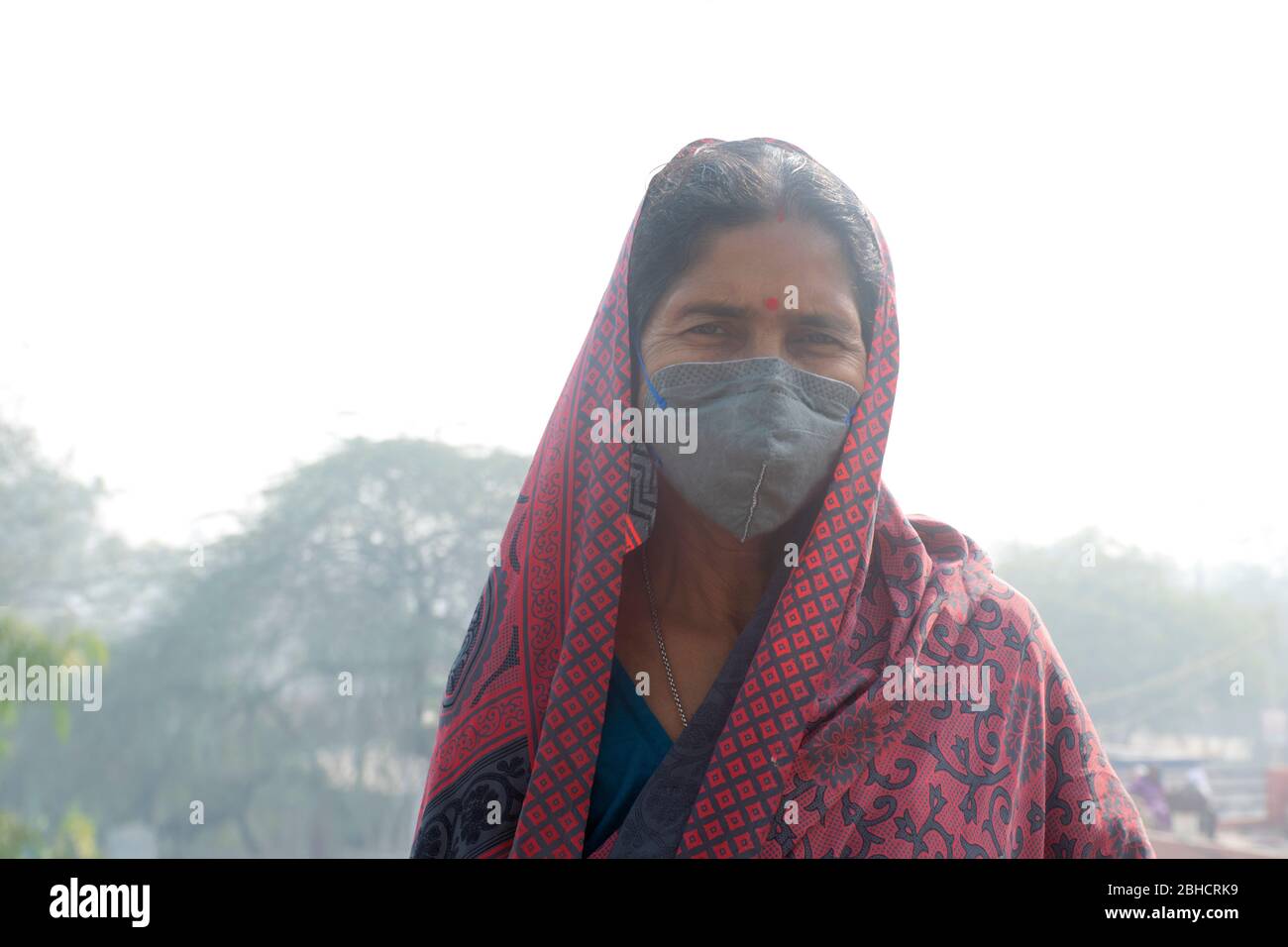 indian woman wearing face mask Stock Photo - Alamy