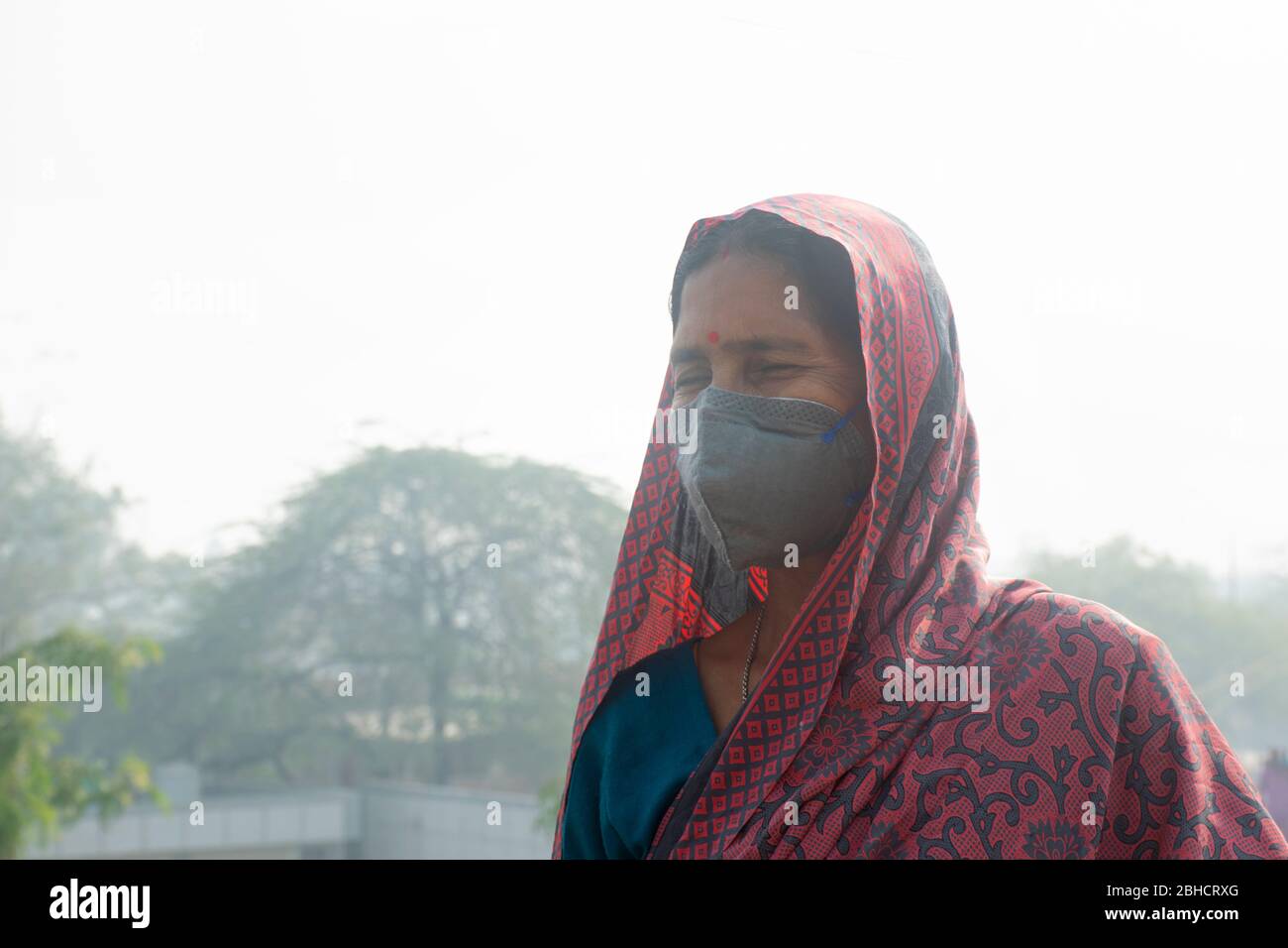 indian woman wearing face mask Stock Photo - Alamy