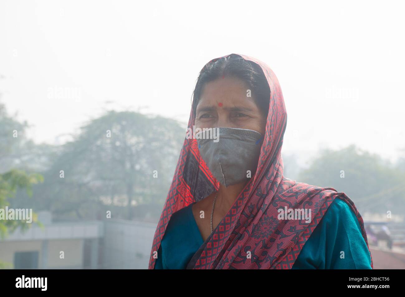 indian woman wearing face mask Stock Photo - Alamy