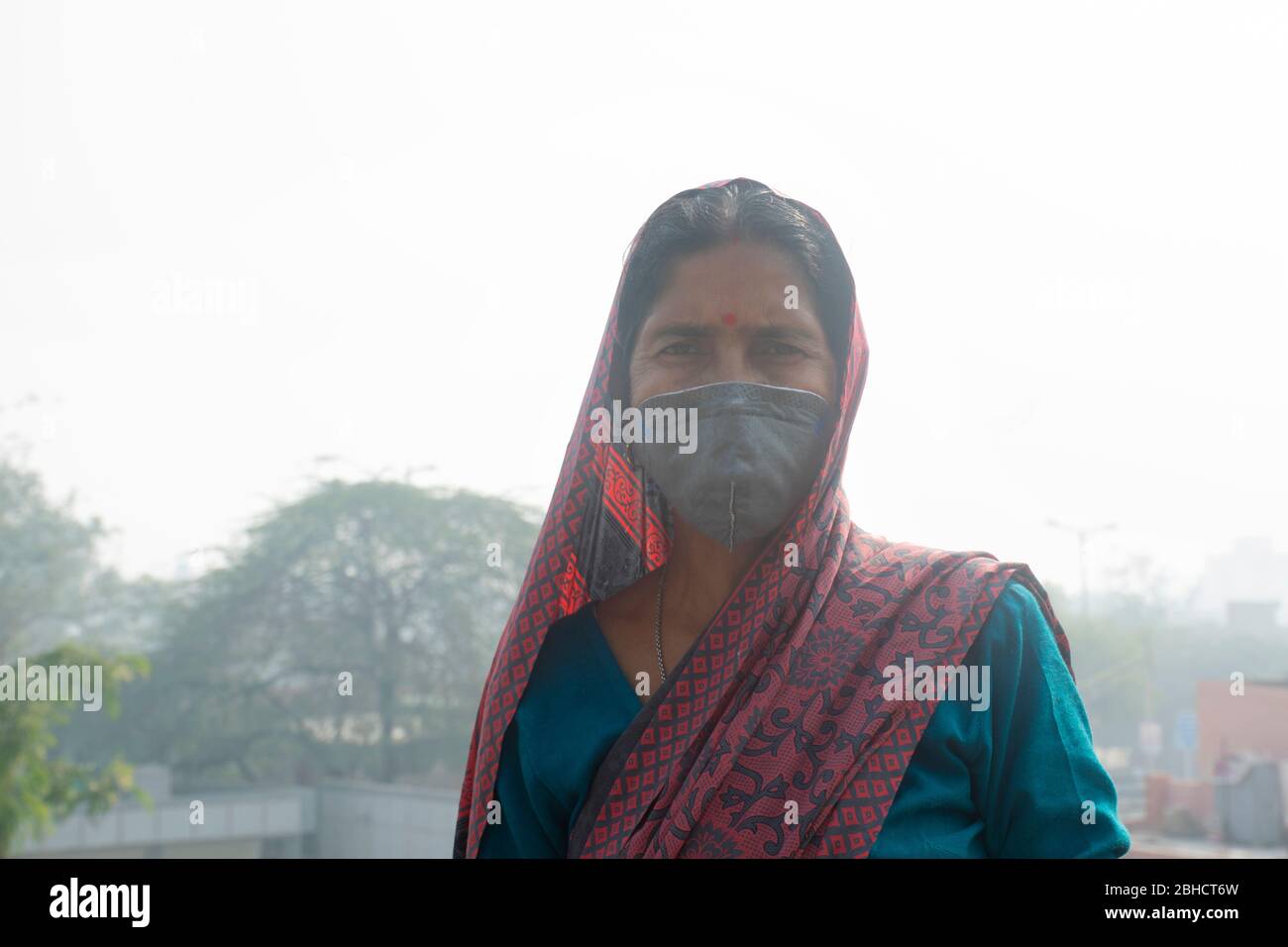 indian woman wearing face mask Stock Photo - Alamy