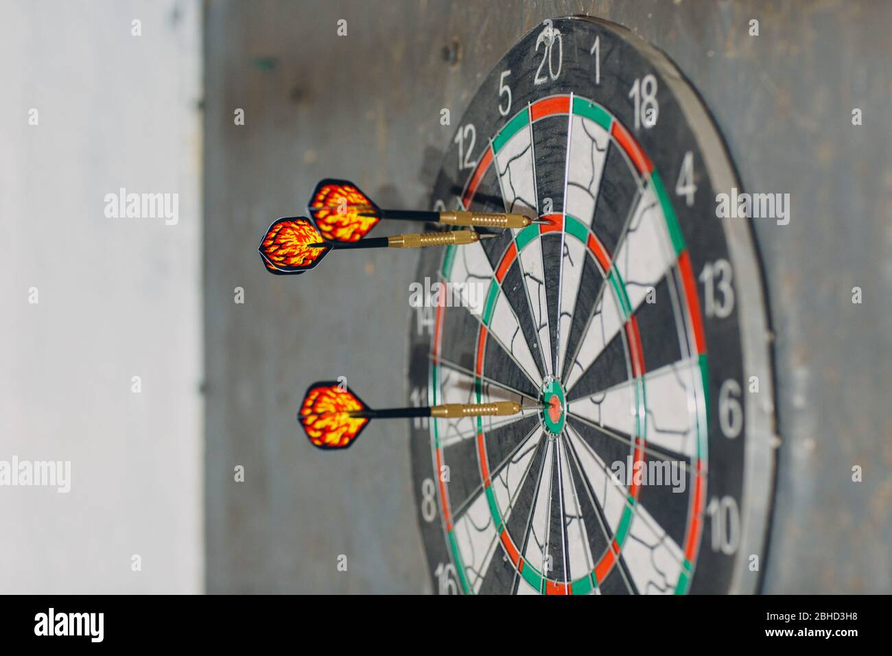 Darts game. Dart and target Stock Photo - Alamy