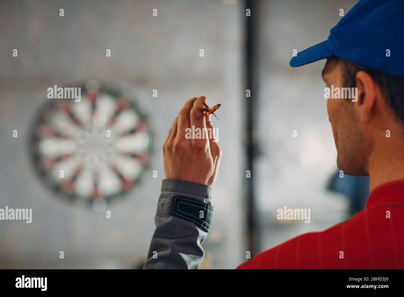 Darts game. Dart and target Stock Photo - Alamy