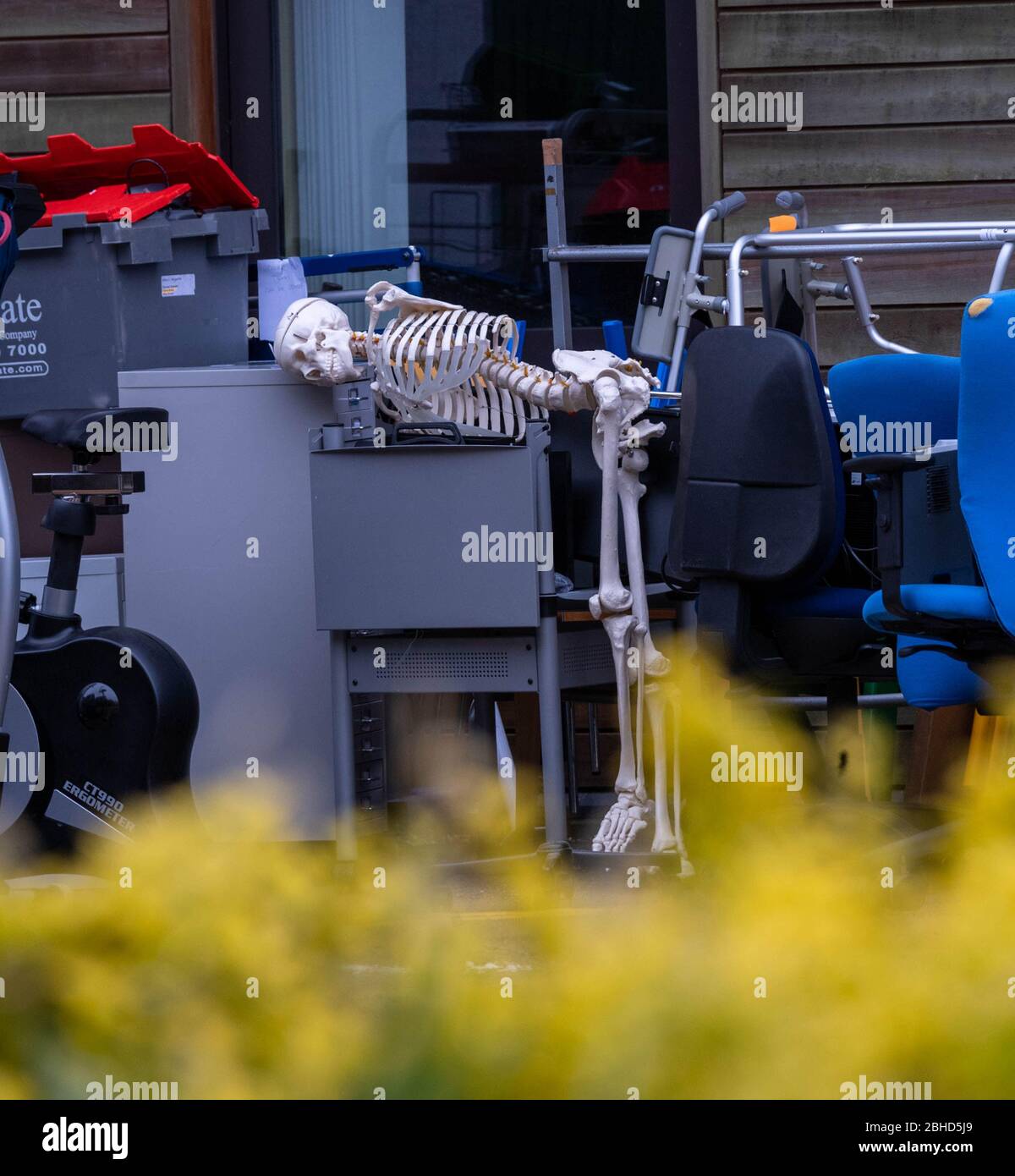 Skeleton nhs staff hi-res stock photography and images - Alamy