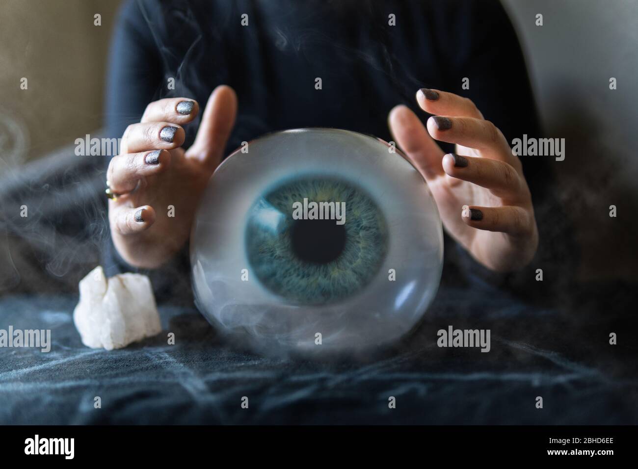 Magic occultism hi-res stock photography and images - Alamy