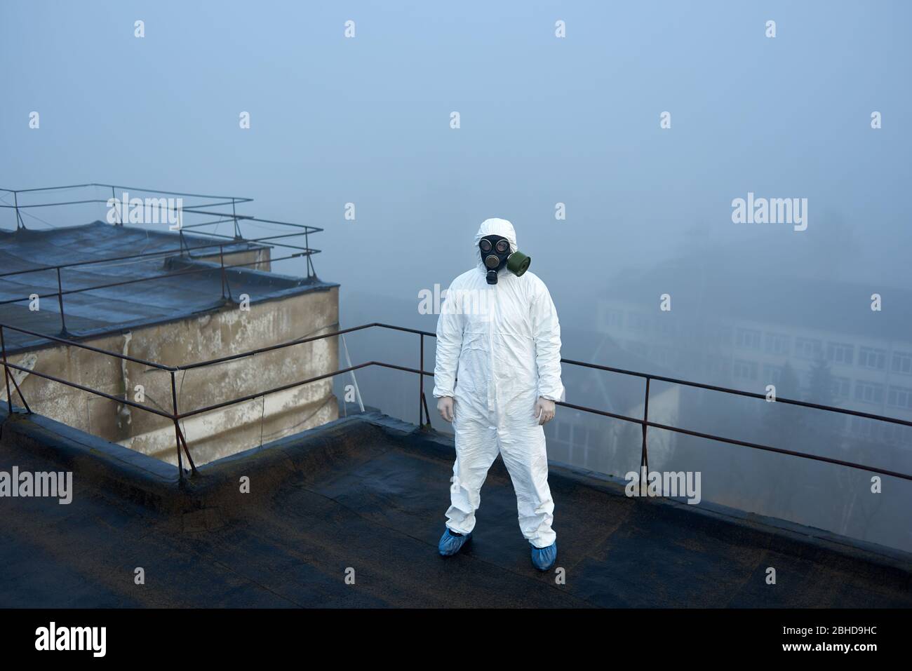 Scientist outfit hi-res stock photography and images - Alamy