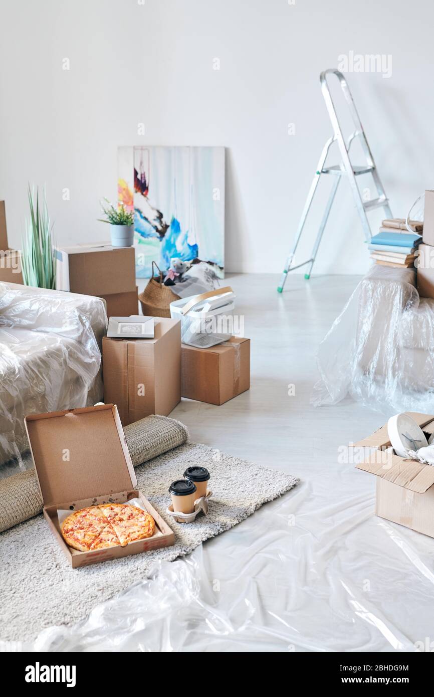 Pizza boxes table hi-res stock photography and images - Alamy