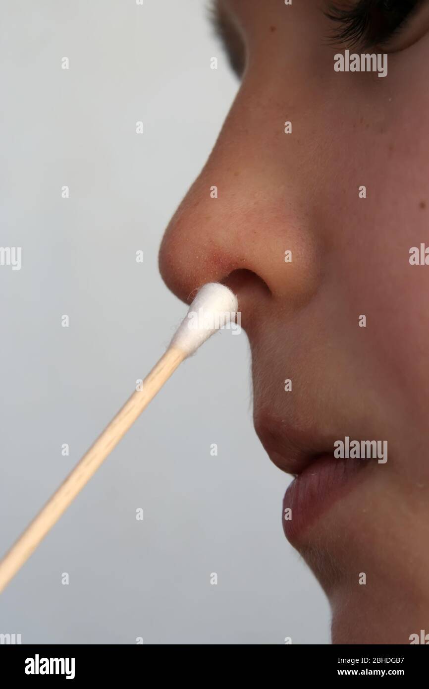 Child taking swab. Medical examination. Medical testing child Stock ...