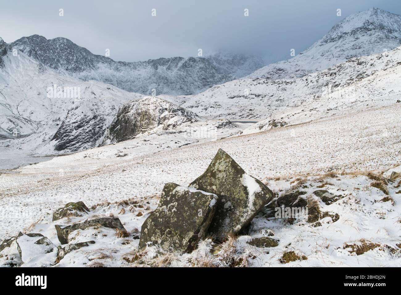 Crib goch in winter conditions hi-res stock photography and images - Alamy