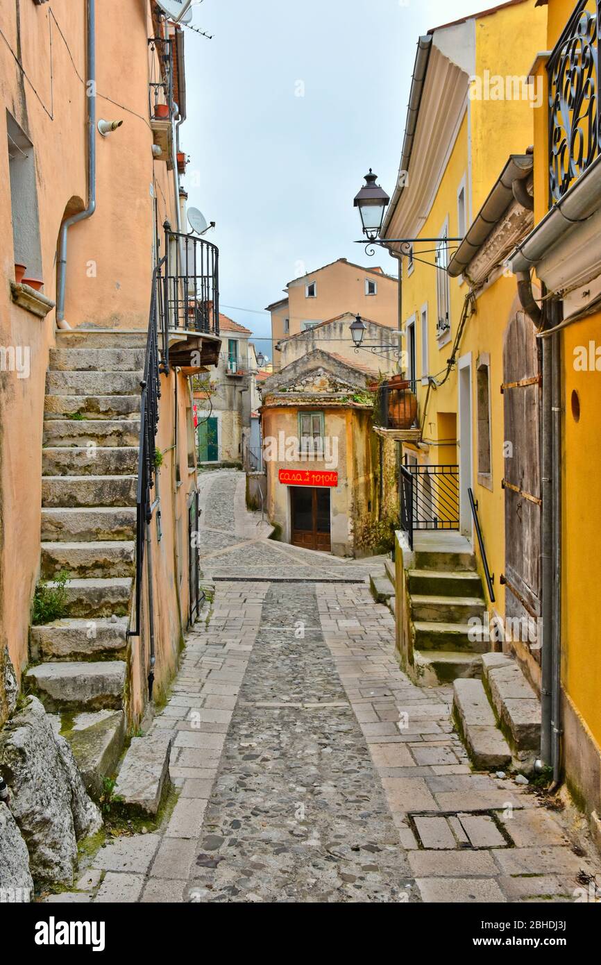 Medieval italian village hi-res stock photography and images - Alamy