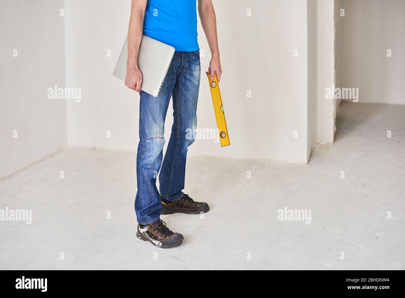 Checking level concrete floor hi-res stock photography and images - Alamy