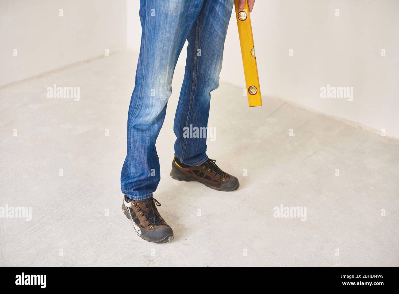 Checking level concrete floor hi-res stock photography and images - Alamy