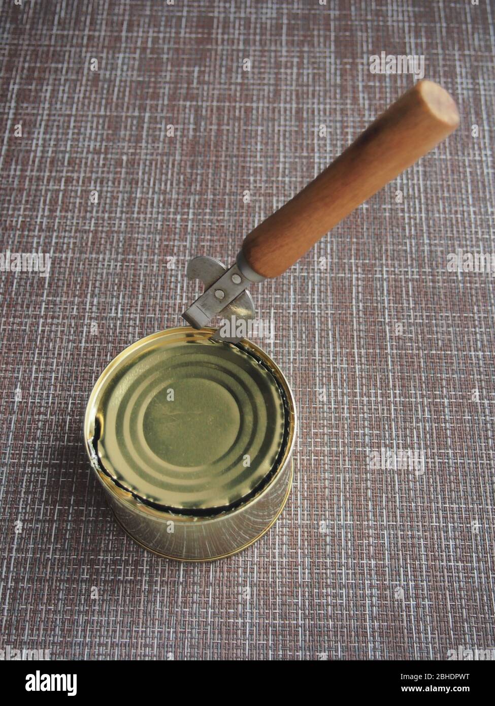 Opening cans kitchen hi-res stock photography and images - Alamy