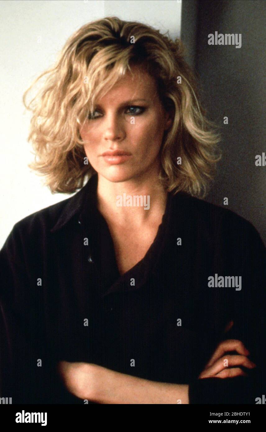 Kim Basinger 1986 High Resolution Stock Photography and Images - Alamy