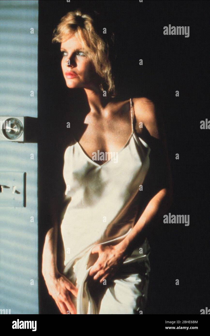 9 1 2 Weeks 1986 Kim Basinger High Resolution Stock Photography and Images - Alamy