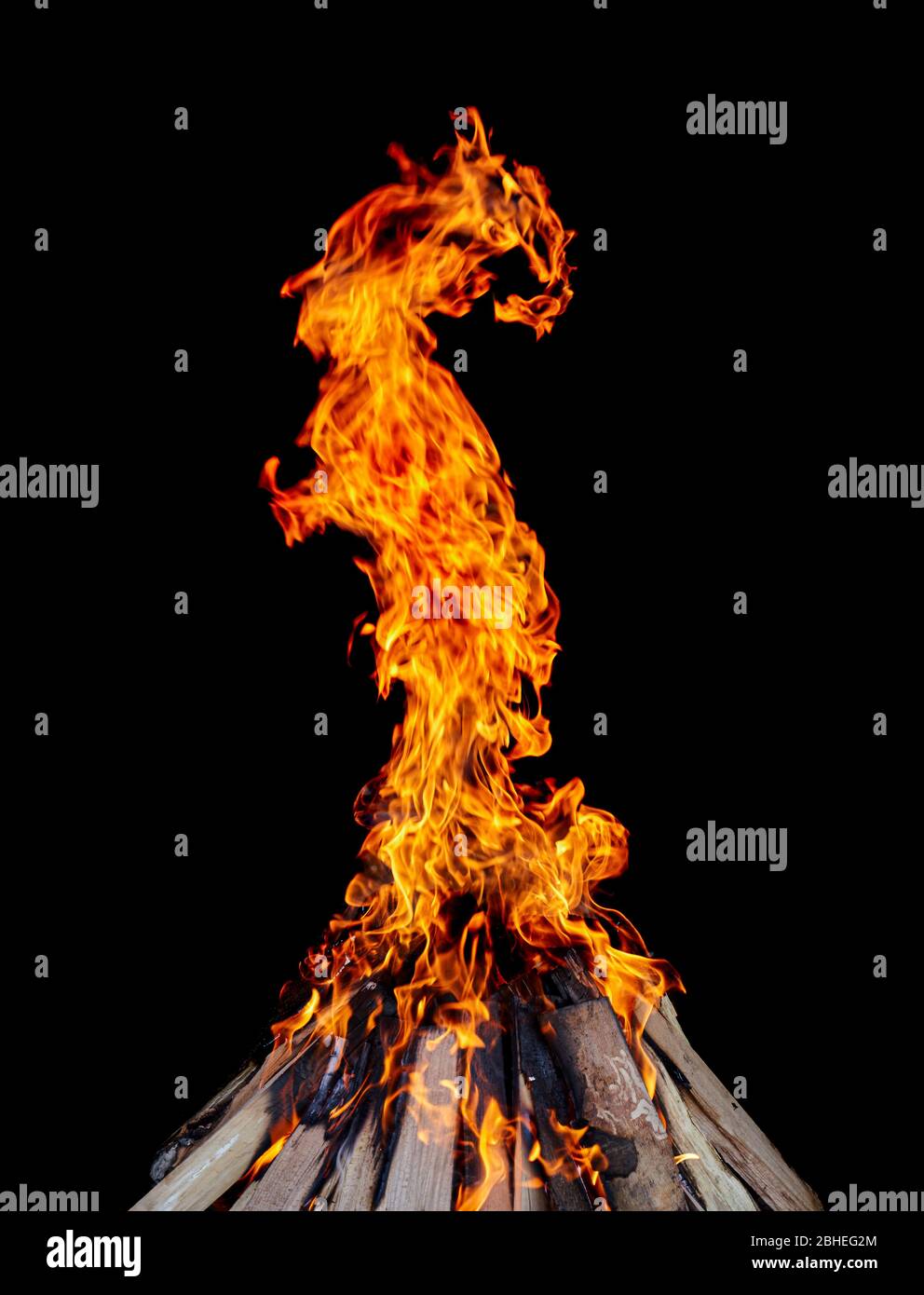 Camp fire isolated on black background Stock Photo - Alamy