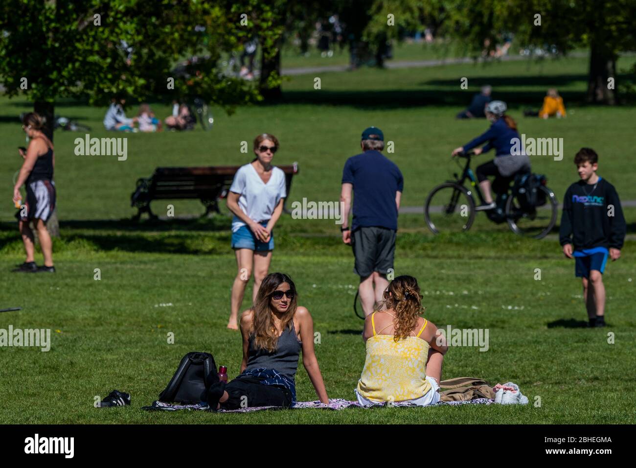 Well spread hi-res stock photography and images - Alamy