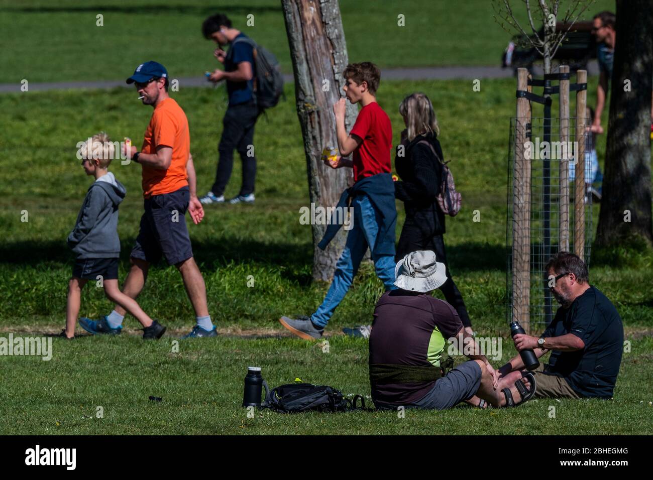 Well spread hi-res stock photography and images - Alamy