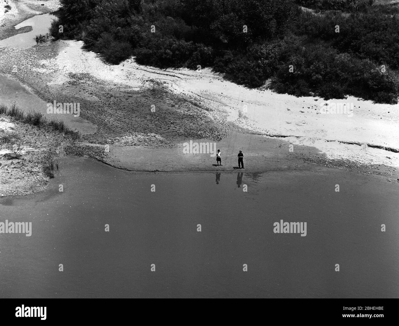 RIO JARAMA - FOTOGRAFIA EN BLANCO Y NEGRO - AÑOS 60. Location: EXTERIOR ...