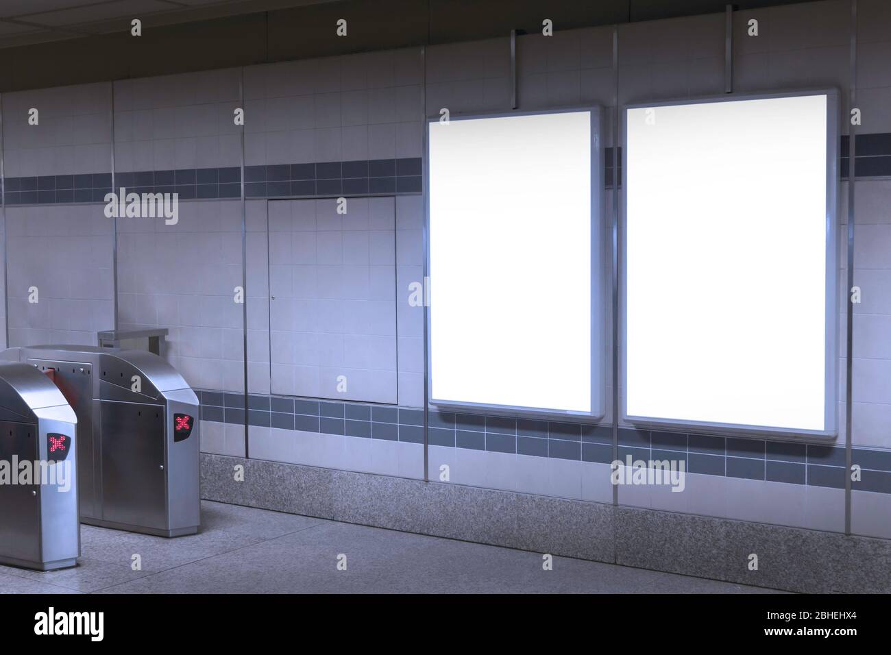 London underground sign blank hi-res stock photography and images - Alamy