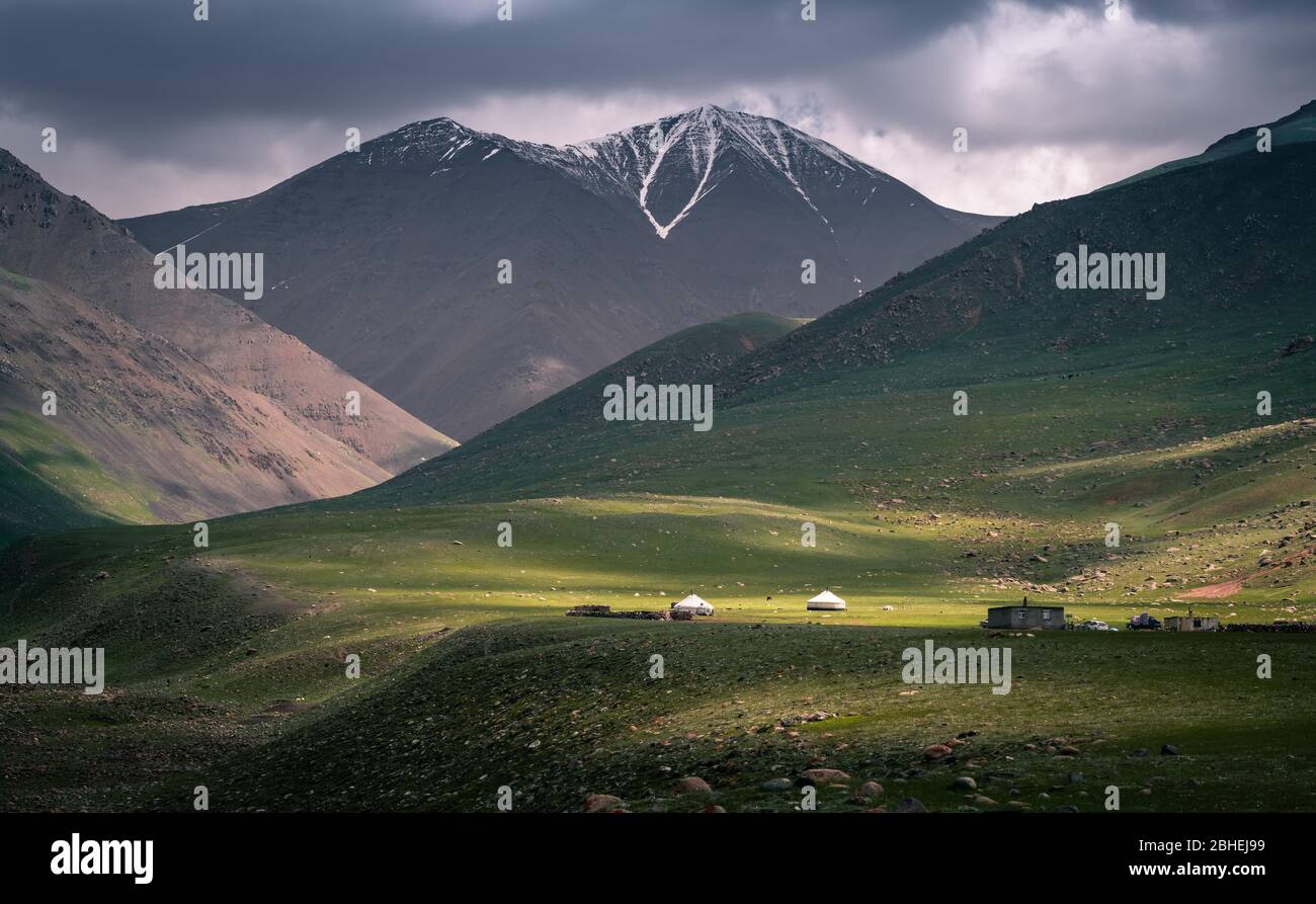 Mongolia asia bayan olgii province hi-res stock photography and images ...